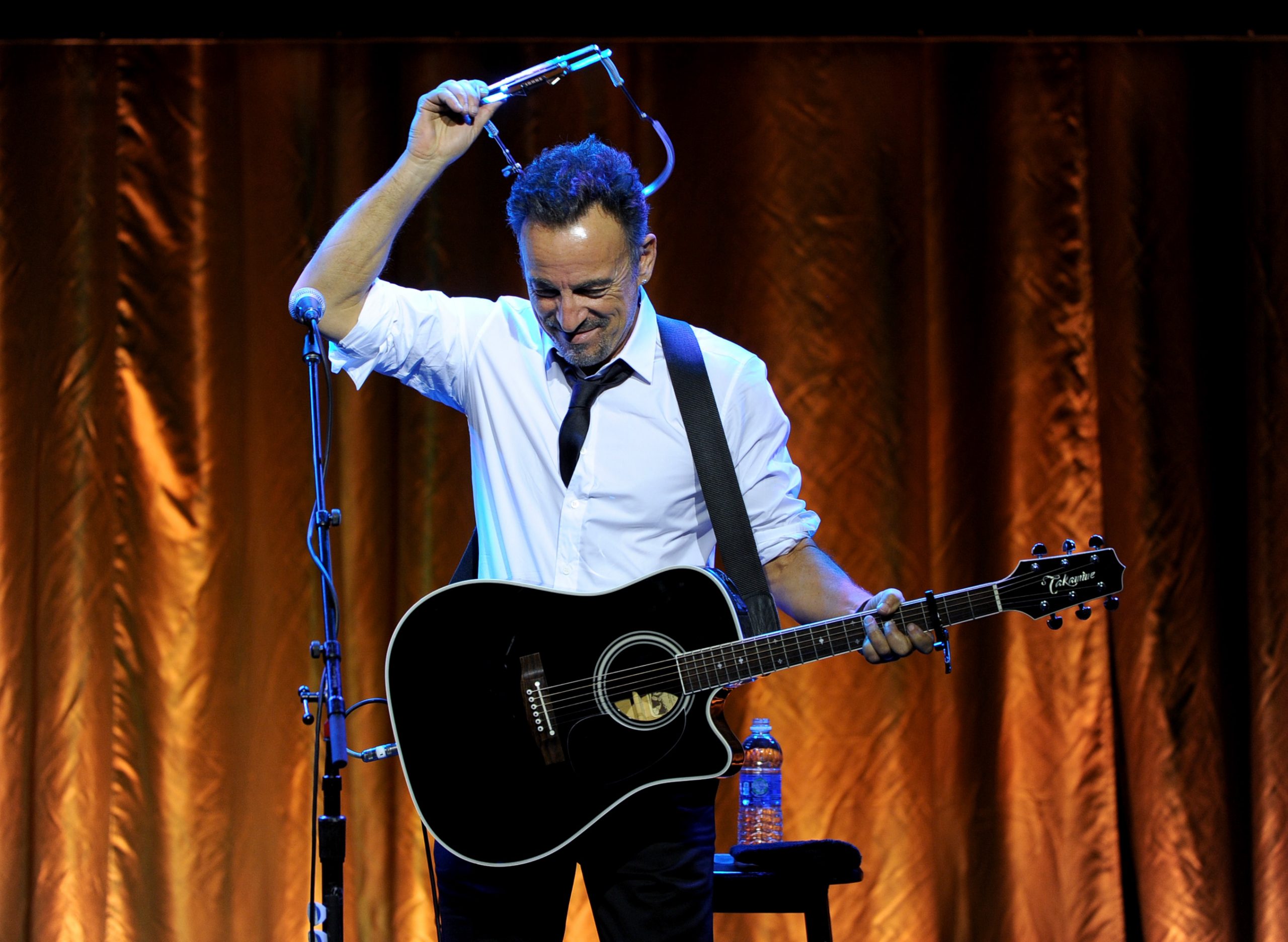 Bruce Springsteen Weighs In On Luis Suarez's World Cup Bite