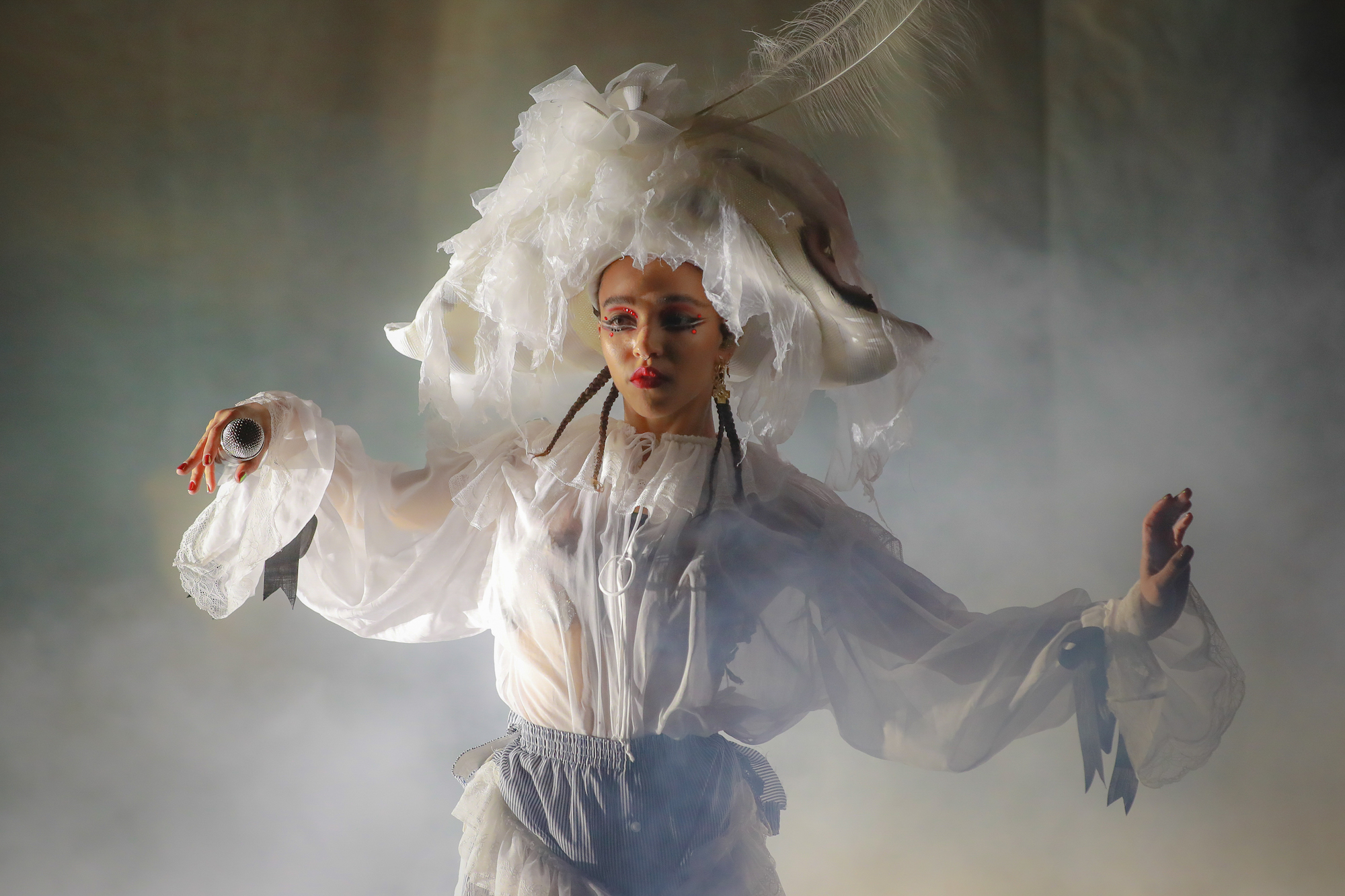 FKA Twigs Brings Pole Dance, Sword Dance, & New Songs To First Show In ...