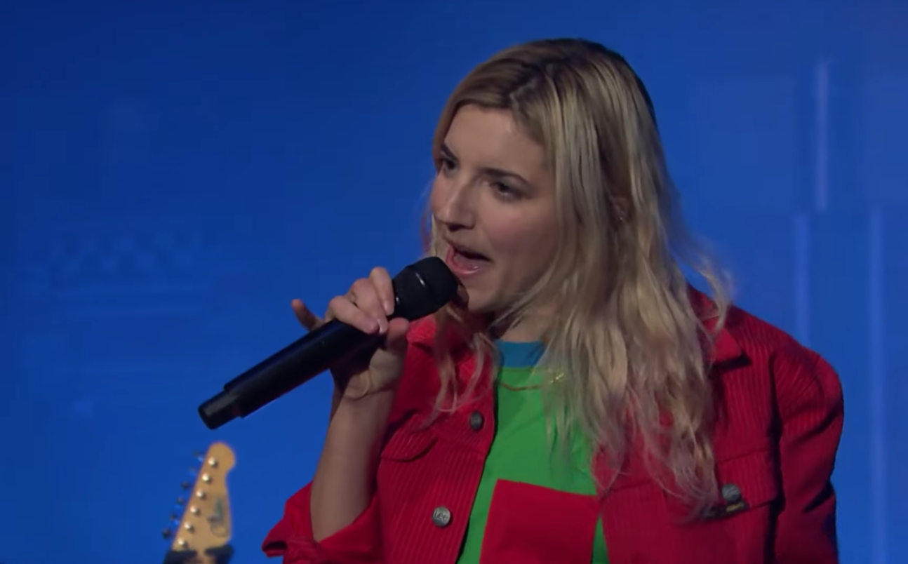 Watch Caroline Rose Make Her TV Debut On Seth Meyers