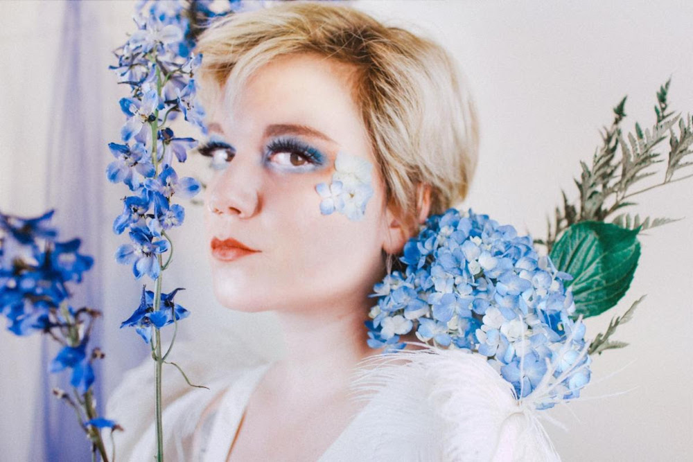 Lydia Loveless - "September" (Feat. Laura Jane Grace)