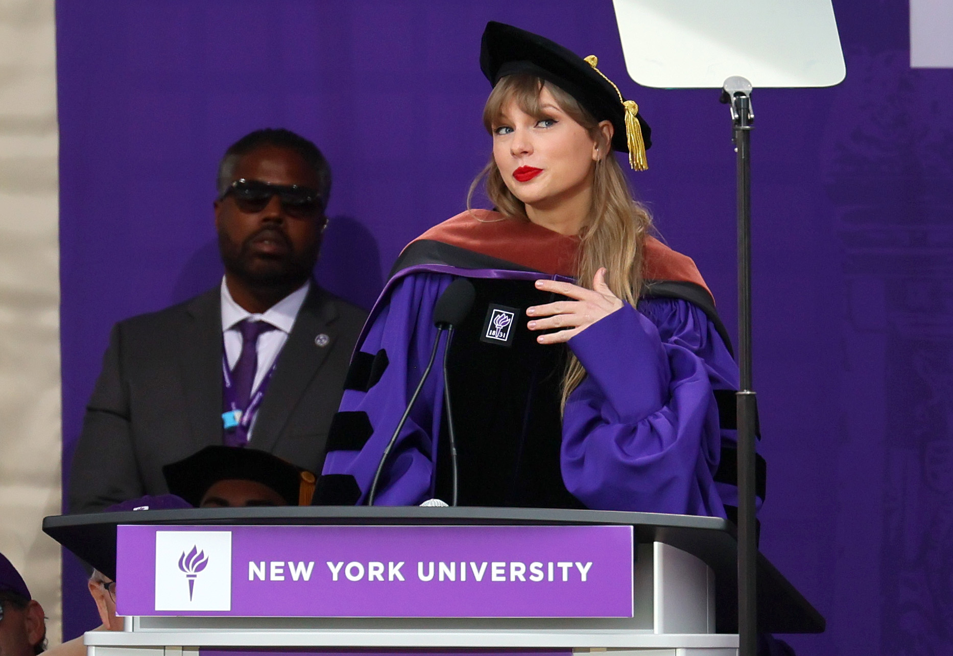 Watch Taylor Swift Deliver Her NYU Commencement Speech & Receive An ...