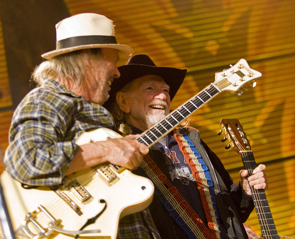 Neil Young, Snoop Dogg, Beck, More To Play Willie Nelson's 90th ...