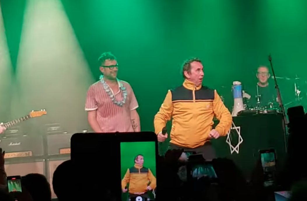 Watch Blur Play More Live Rarities And Reunite With Phil Daniels At ...