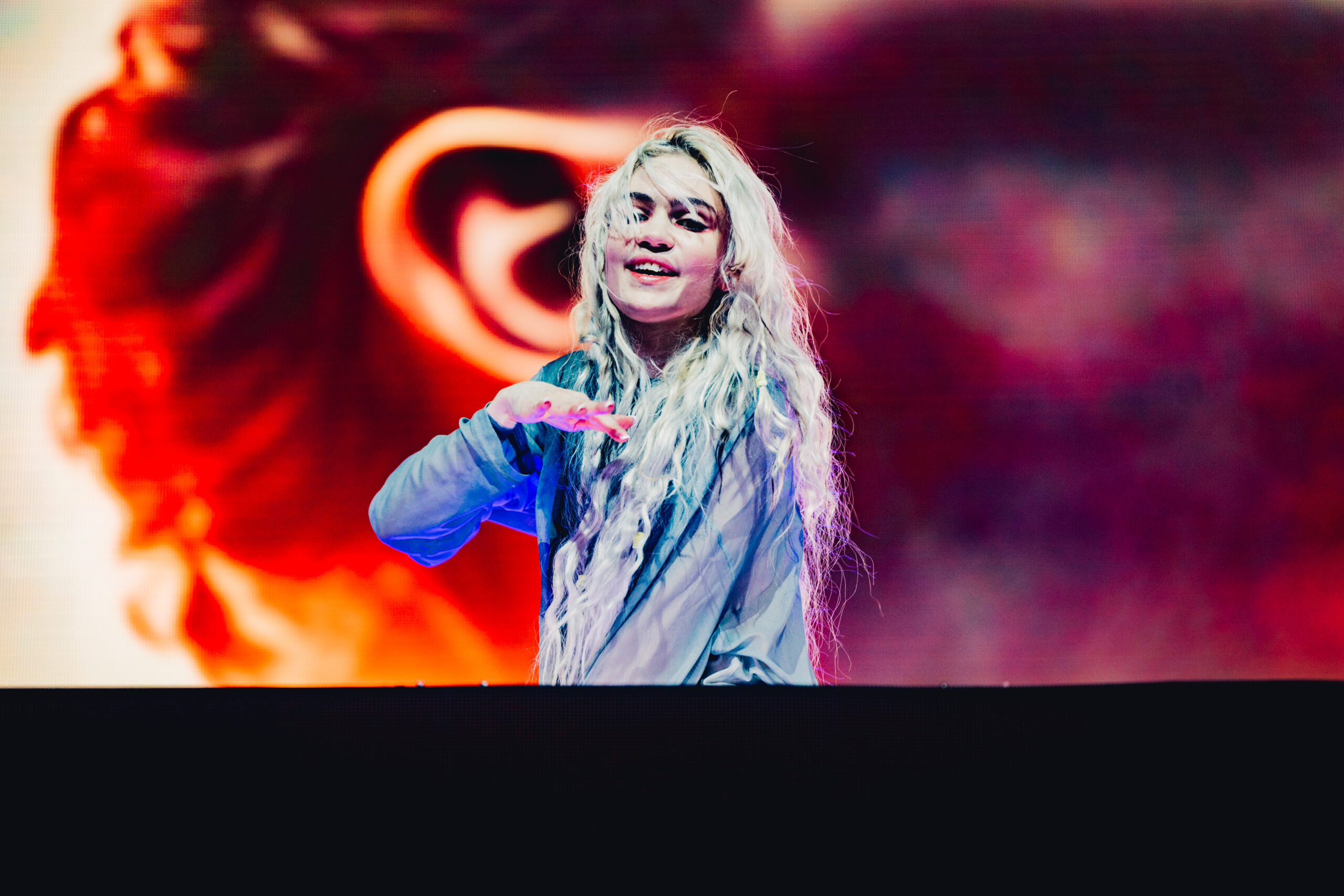 Grimes Promises Better Performance At Coachella's Second Weekend ...