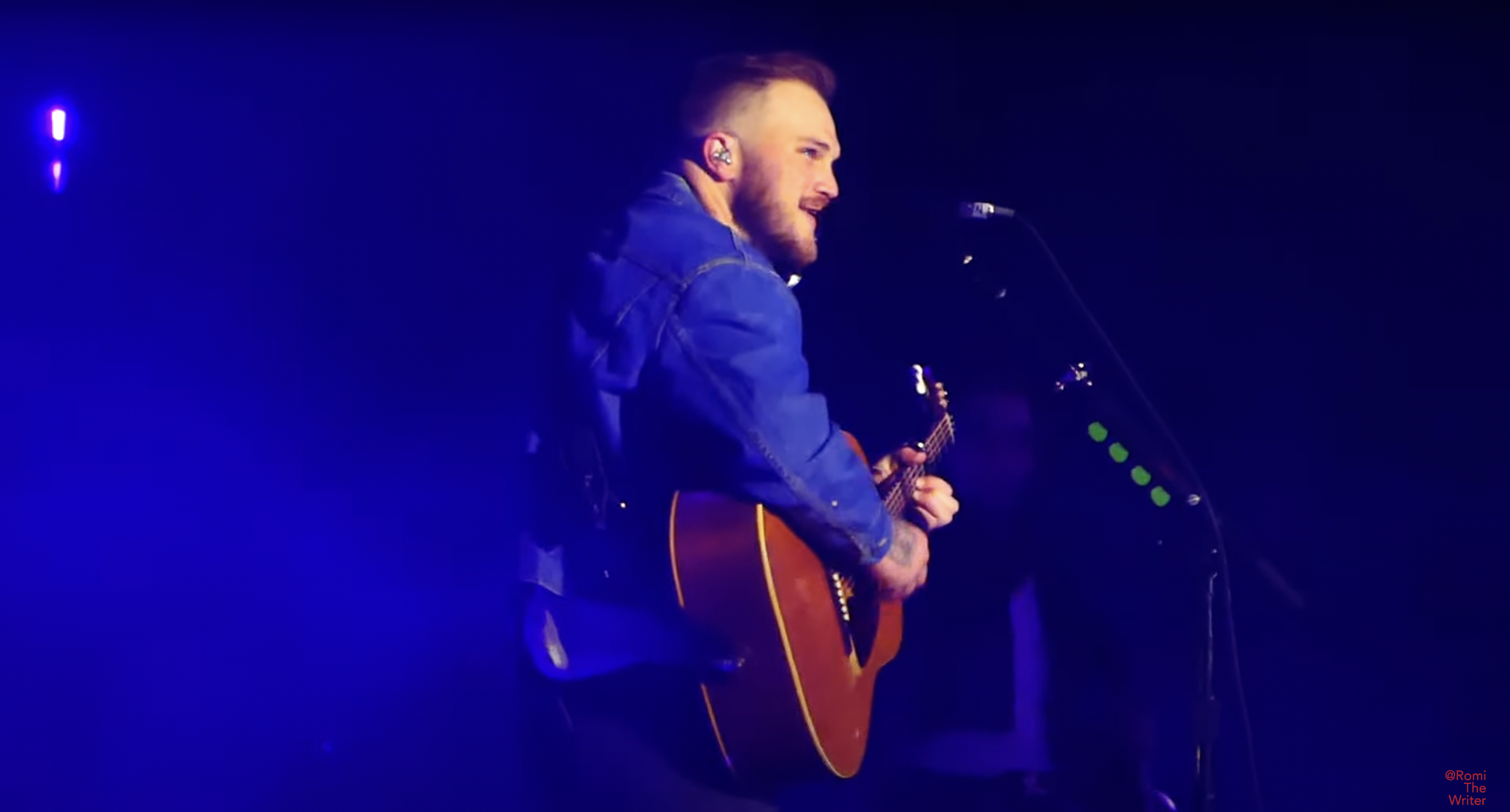 Watch Zach Bryan Perform "Pink Skies" Live For The First Time In Oakland
