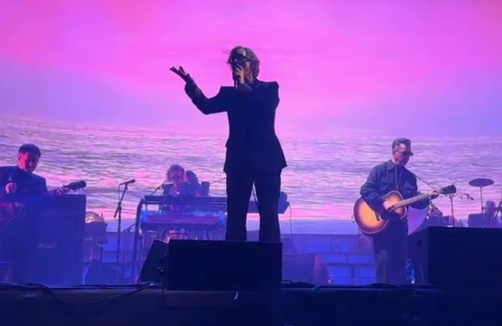 Watch Pulp Debut New Song "A Sunset" At Flow Festival