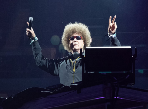 Will Ferrell Hosts Ultimate DJ House Party In Chicago, Sings ...