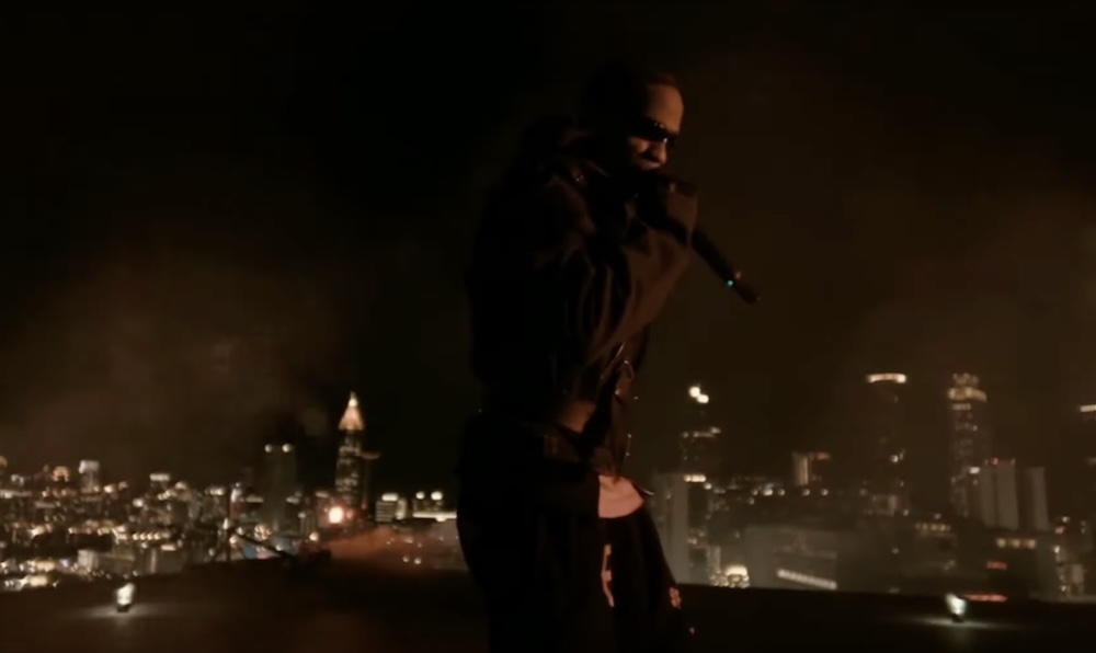 Watch Travis Scott Debut New Song "4x4" On Mercedes-Benz Stadium Roof ...