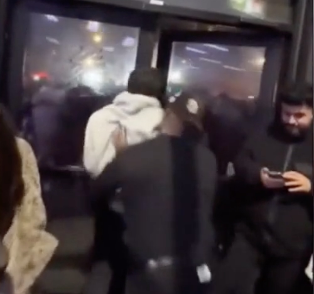 Chicago Venue Radius Addresses Security Guard Shoving Concertgoer ...
