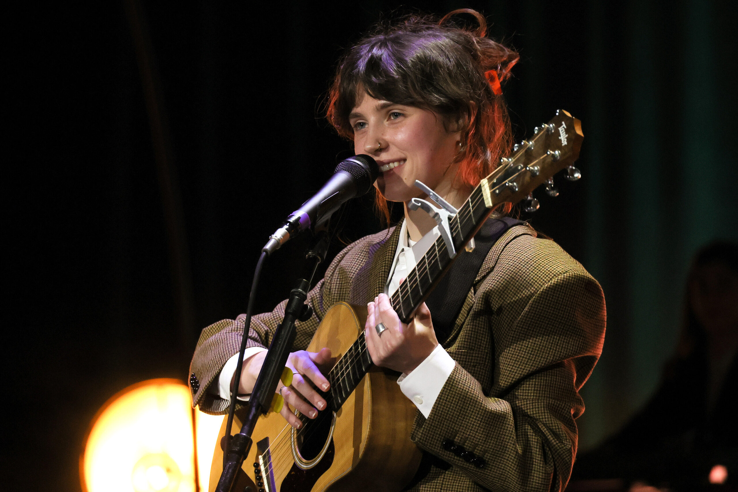 Watch Clairo Play Shelly's "Steeeam" Live For The First Time In London