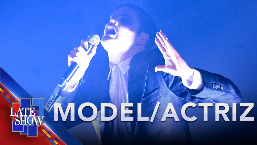 Watch Model/Actriz Make A Mesmerizing TV Debut On Colbert