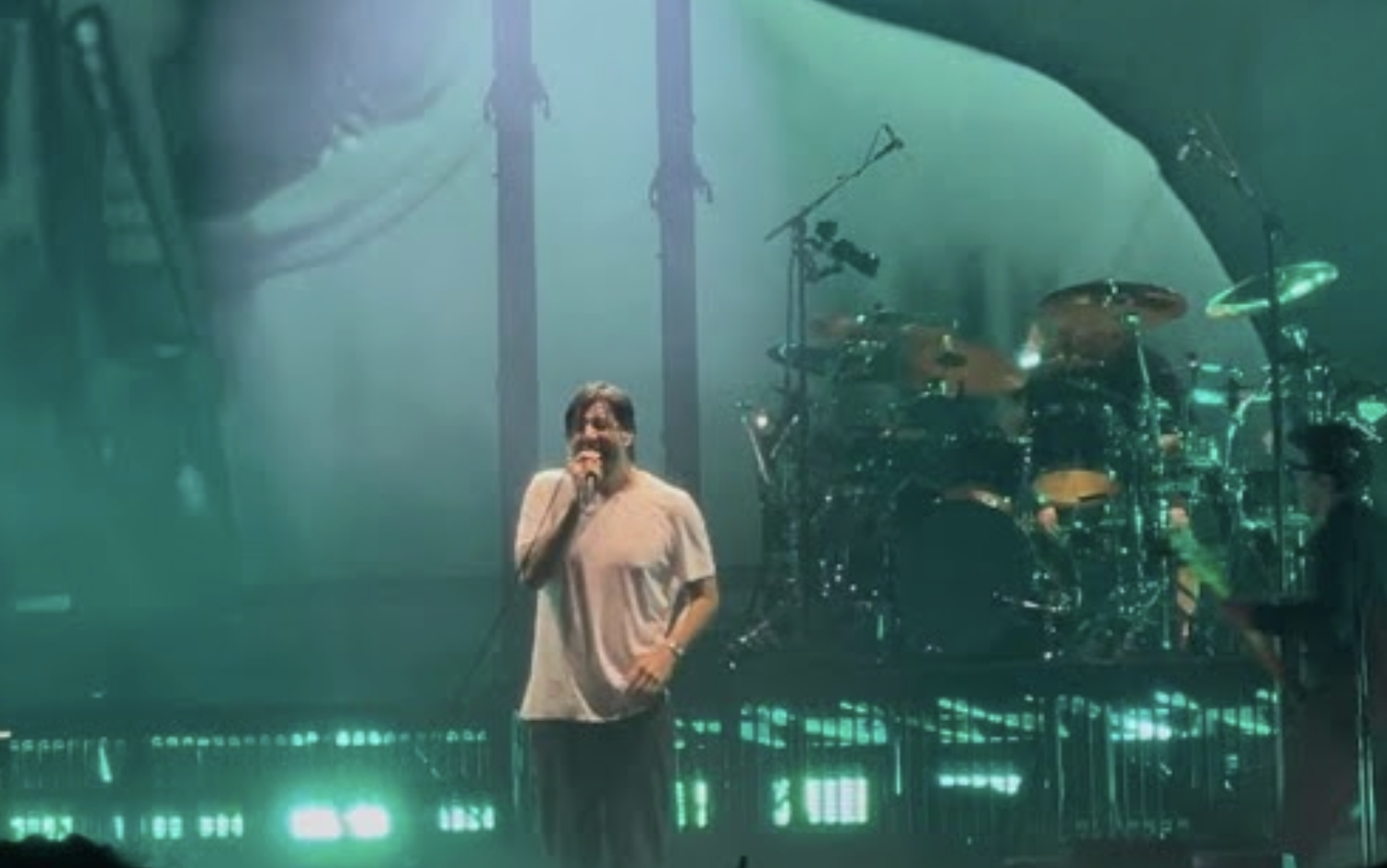 Deftones Perform Live Debuts And White Pony Rarity At Día De Los ...