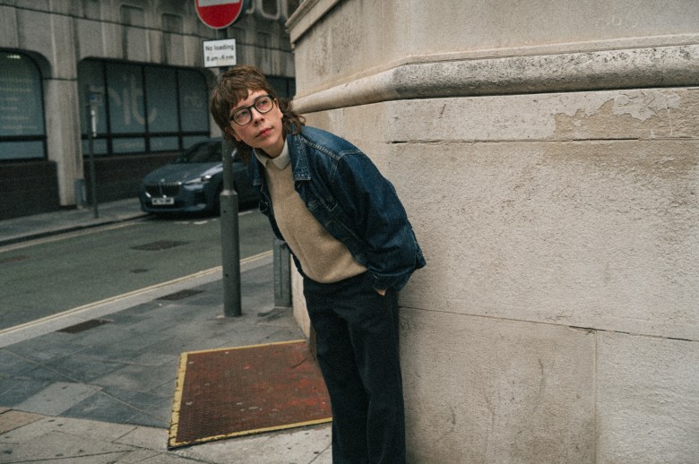 Hank Bee Announces New EP 'a sudden hankering': Hear "Corner"