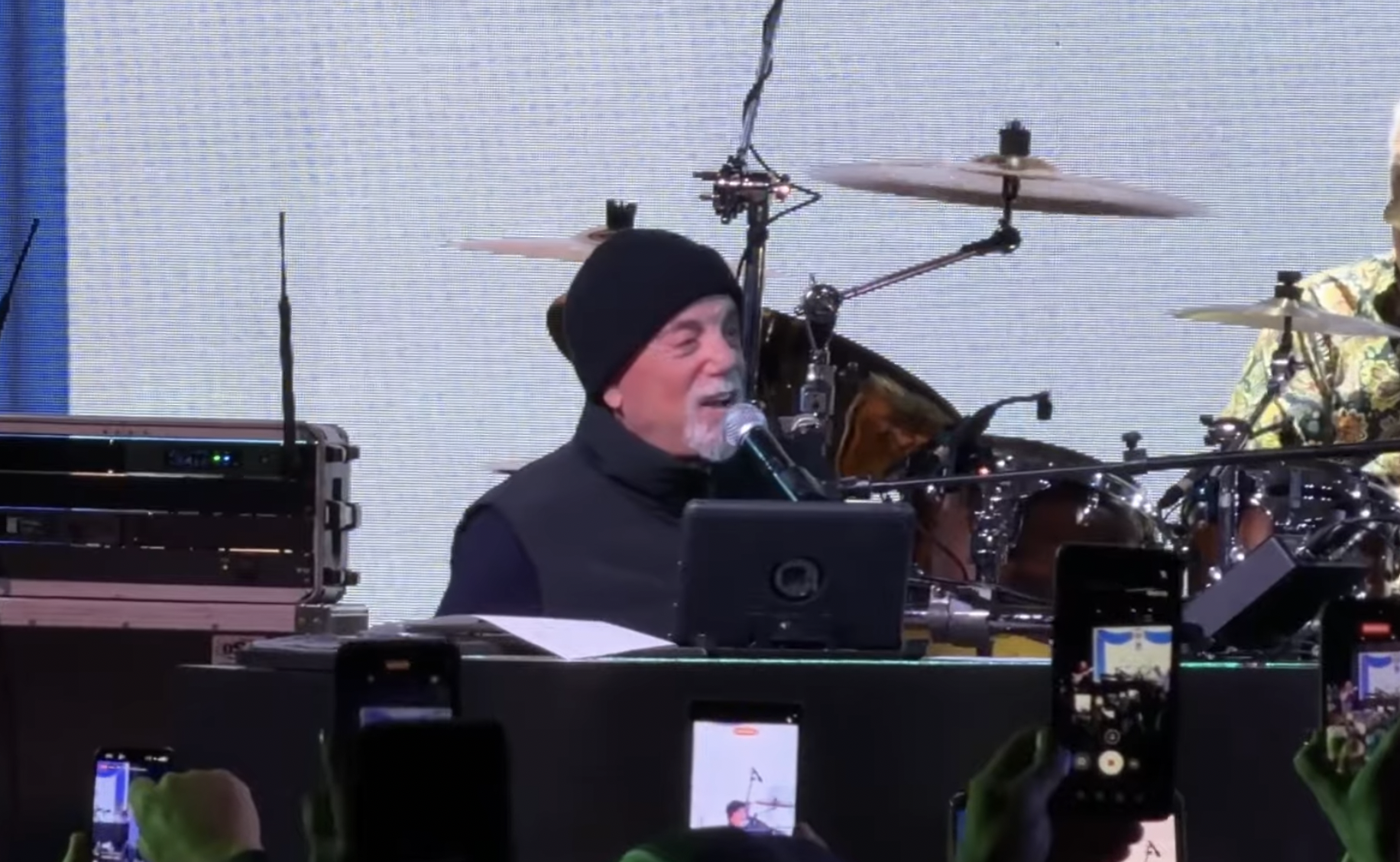 Billy Joel Performs For The First Time Since Brain Disorder Diagnosis ...