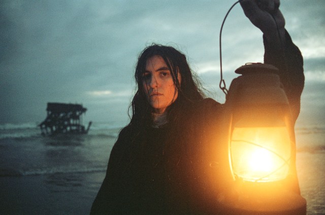 Searows Shares New Single "Dirt": Listen